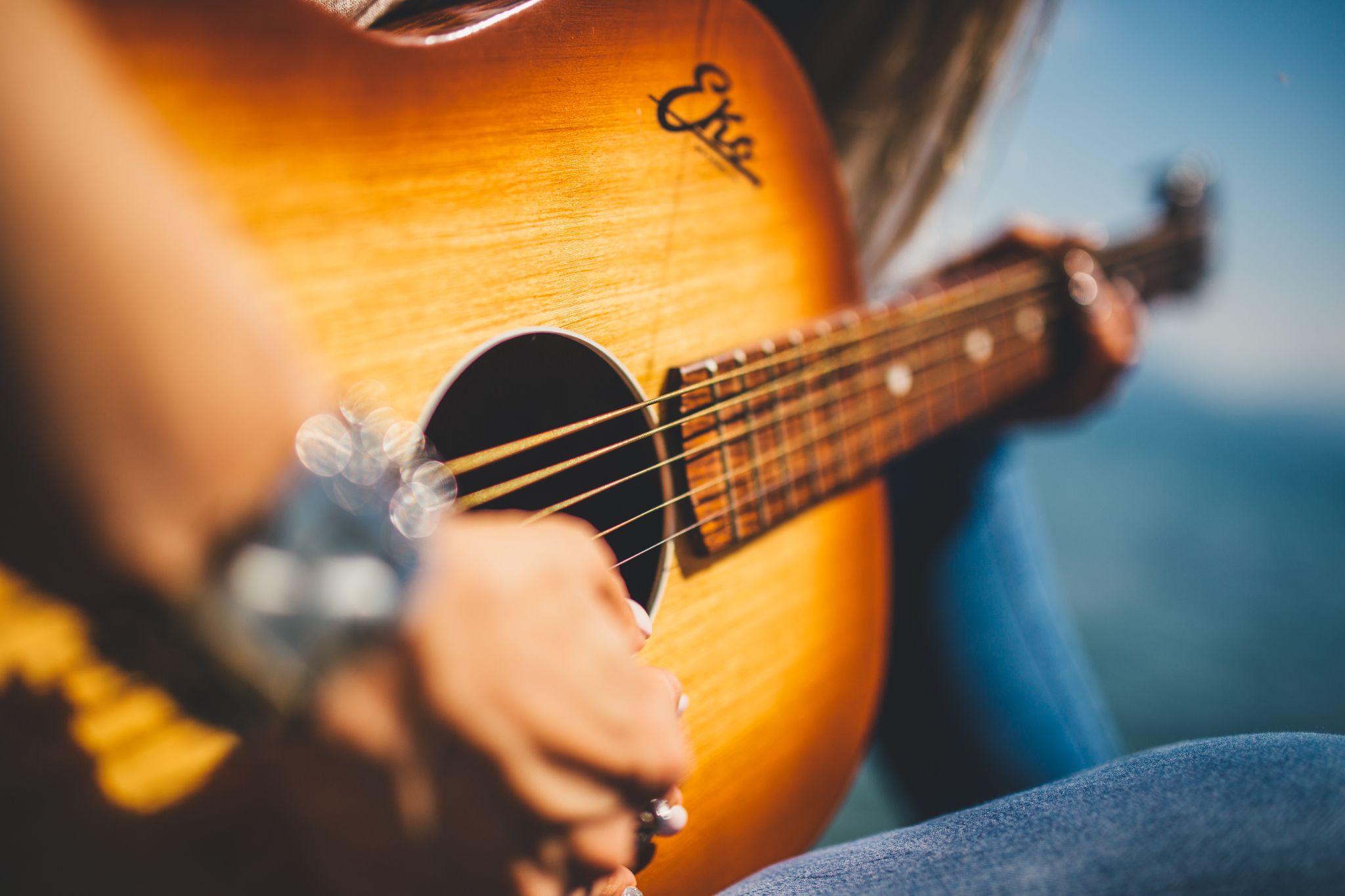How Much do Guitar Lessons Cost on Average? - Maestro Musicians Academy